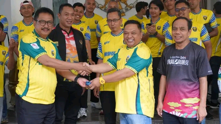 Lepas Tim Persikabumi ke Liga 4 Putaran Nasional, Bupati Asjap ...